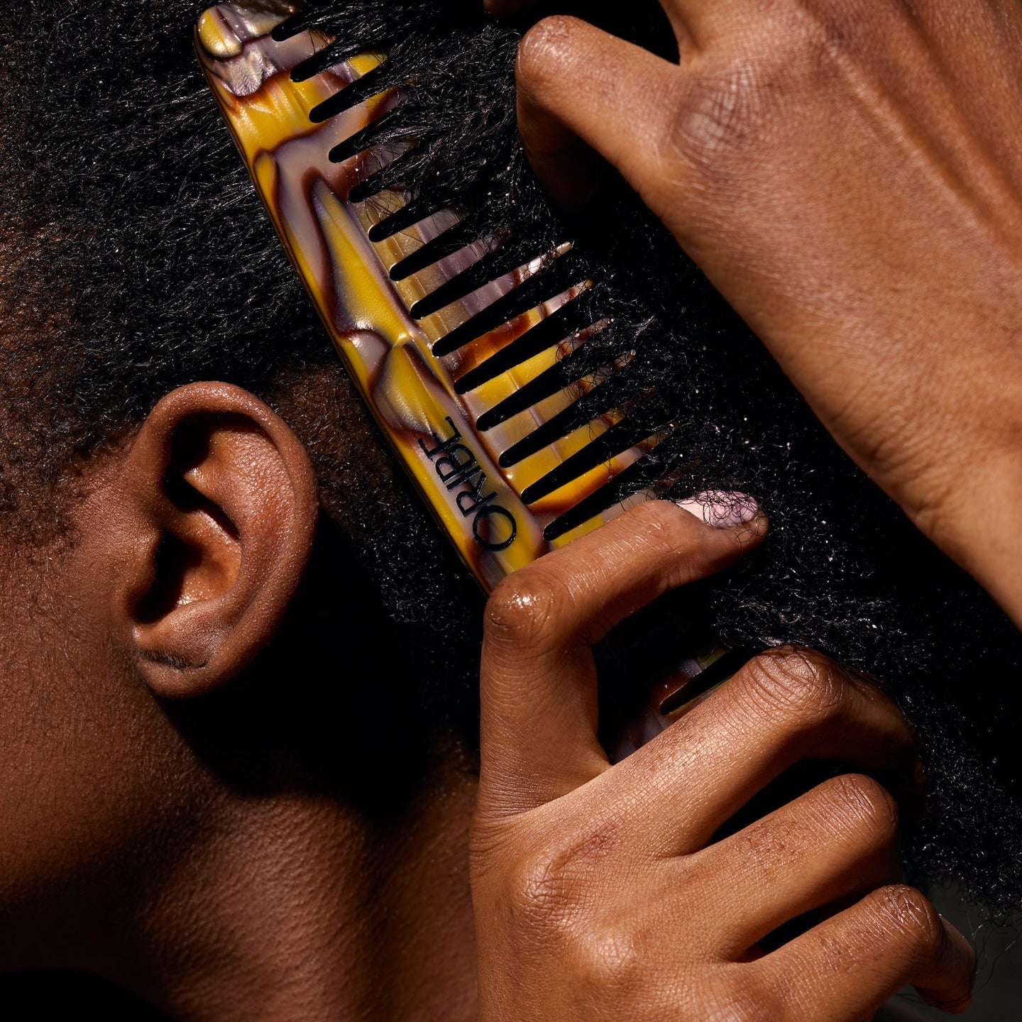 Italian Resin Wide Tooth Comb - Oribe Hair Care